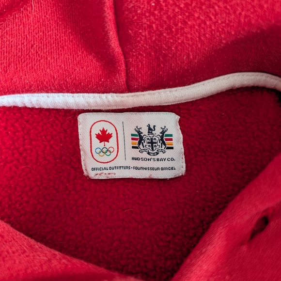 Hudson's Bay Company | Shirts | Canada Themed Red Crewneck Sweater ...